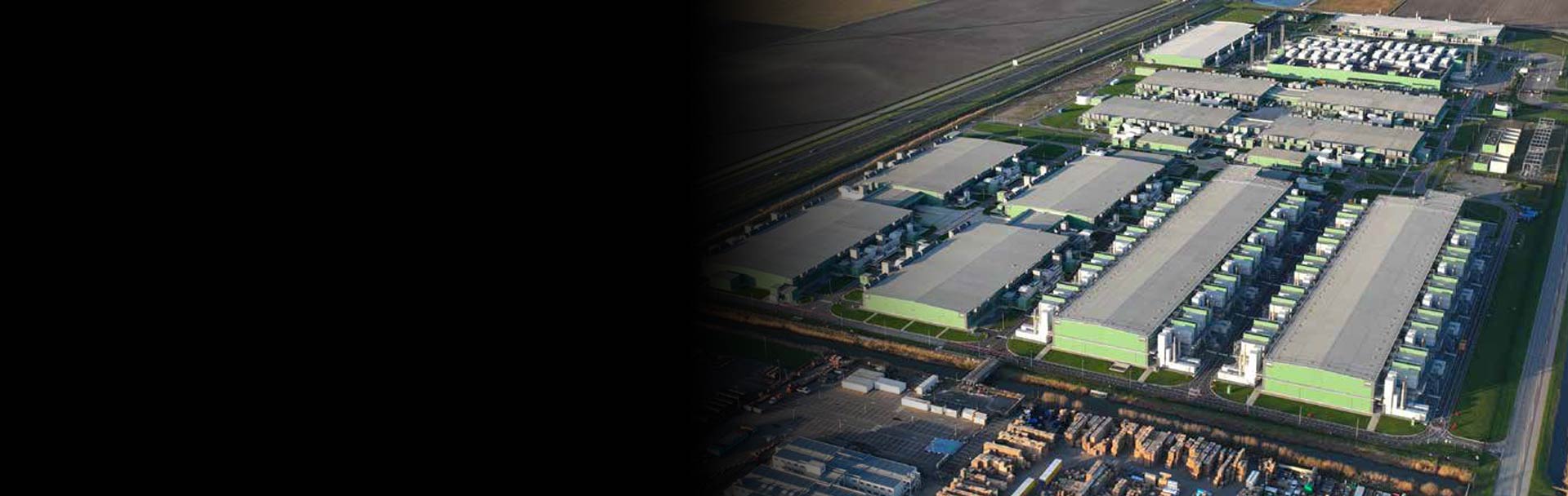 Delivering & Maintaining High-Quality Hyperscale Data Centers with Aggressive Deadlines